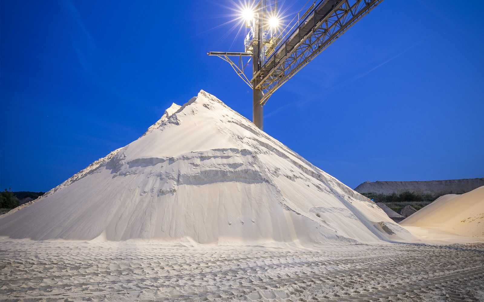 Sibelco successfully completes the placement of a 6-year bond for an ...